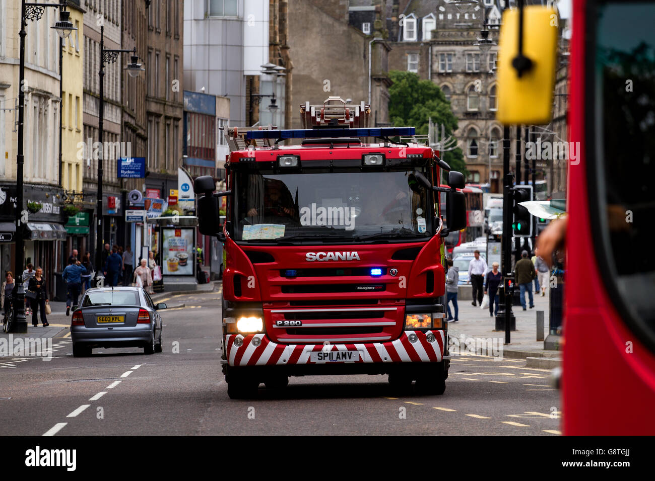 Scottish Fire And Rescue Service Fire Engine responding to a 999 ...