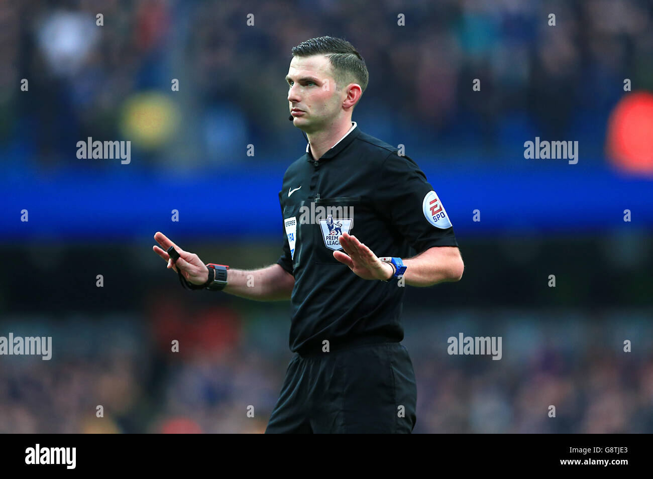 Michael oliver manchester city united hi-res stock photography and ...
