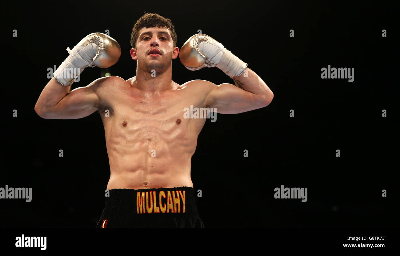 Callum Smith v Hadillah Mohoumadi - Echo Arena. Ryan Mulcahy celebrates ...