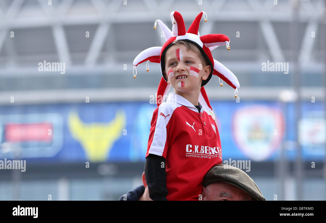 Barnsley fans on Wembley Way before the Johnstone's Paint Trophy final ...