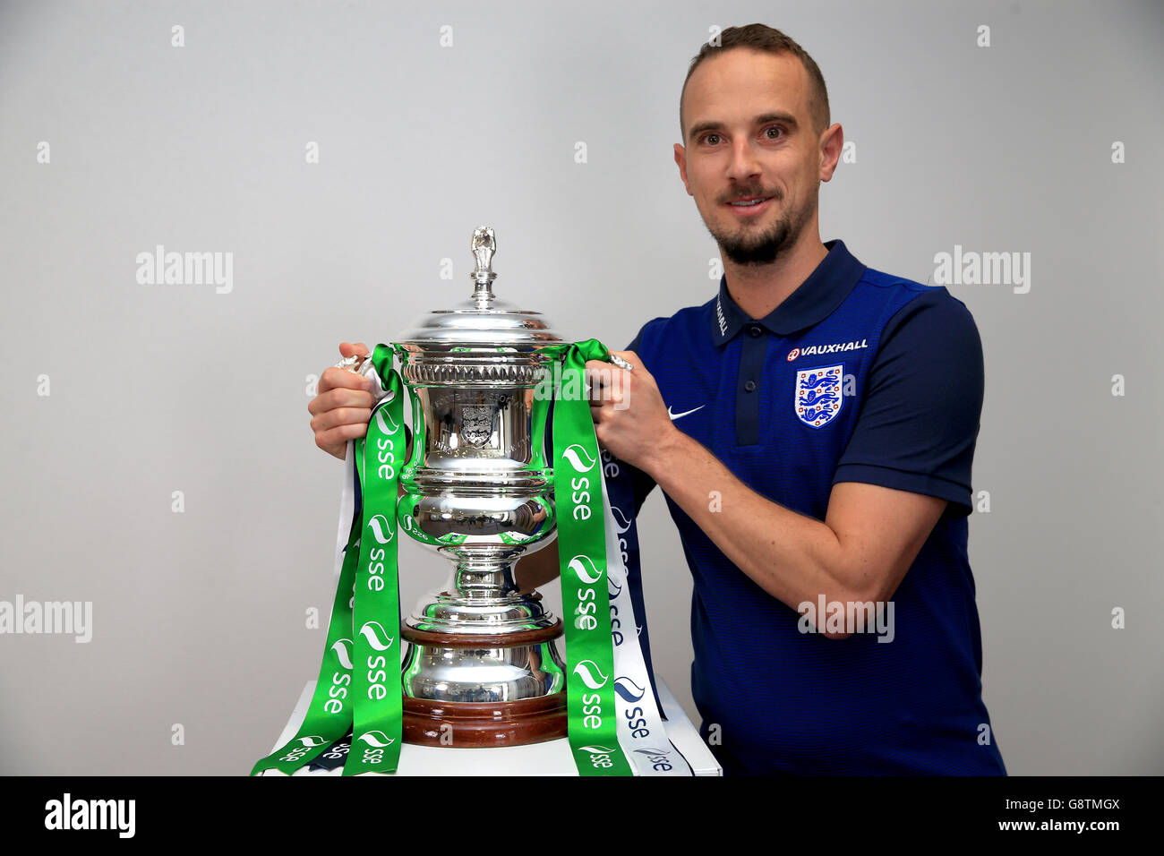 Mark 5 coach hi-res stock photography and images - Alamy