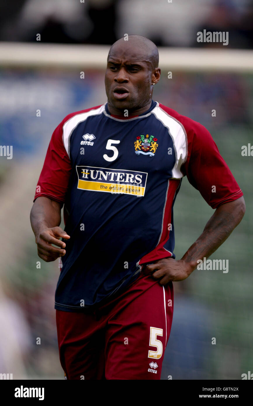 Soccer - Coca-Cola Football League Championship - Plymouth Argyle v Burnley - Home Park. Frank ...