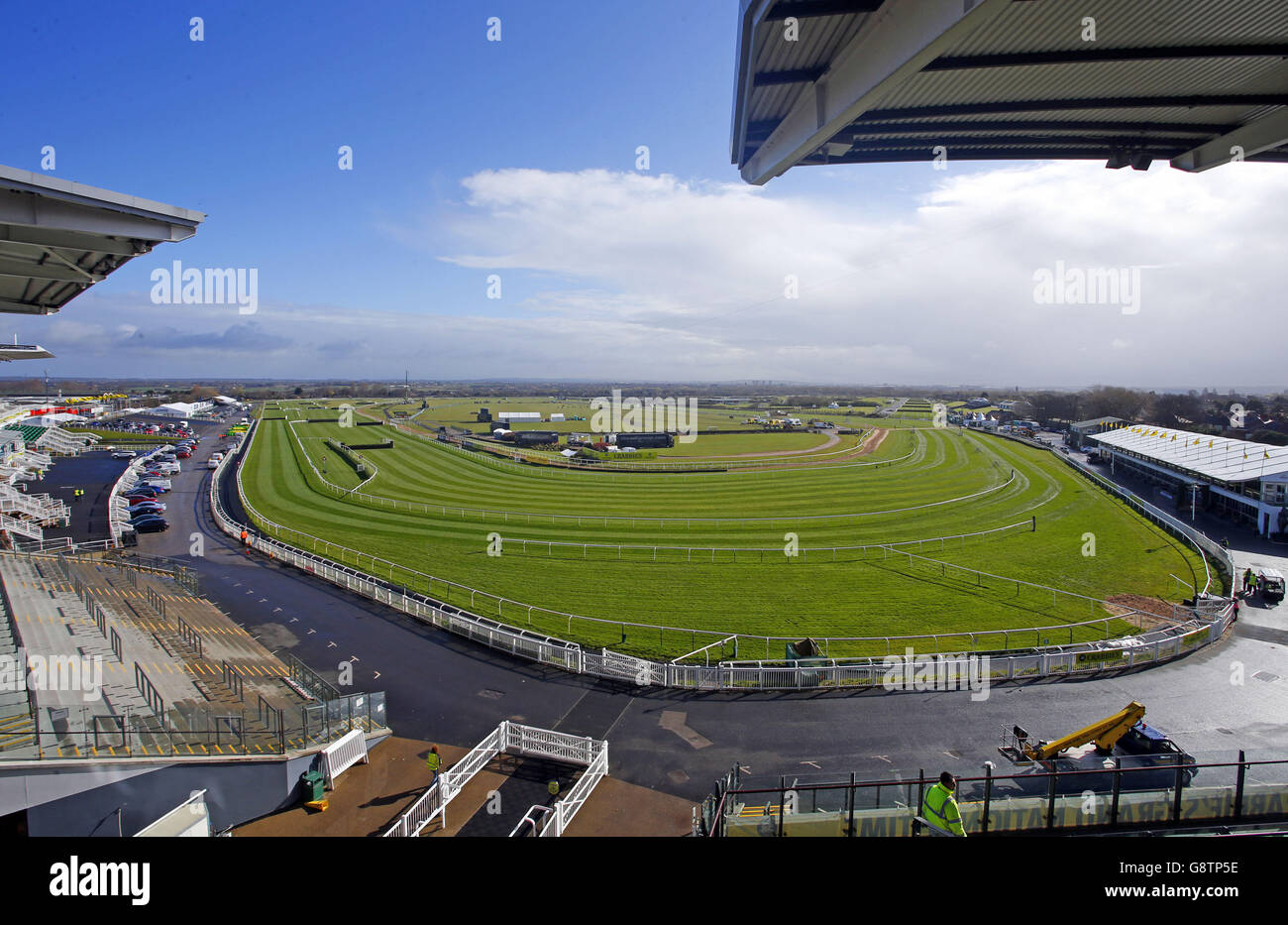 Aintree racecourse general view hi-res stock photography and images - Alamy