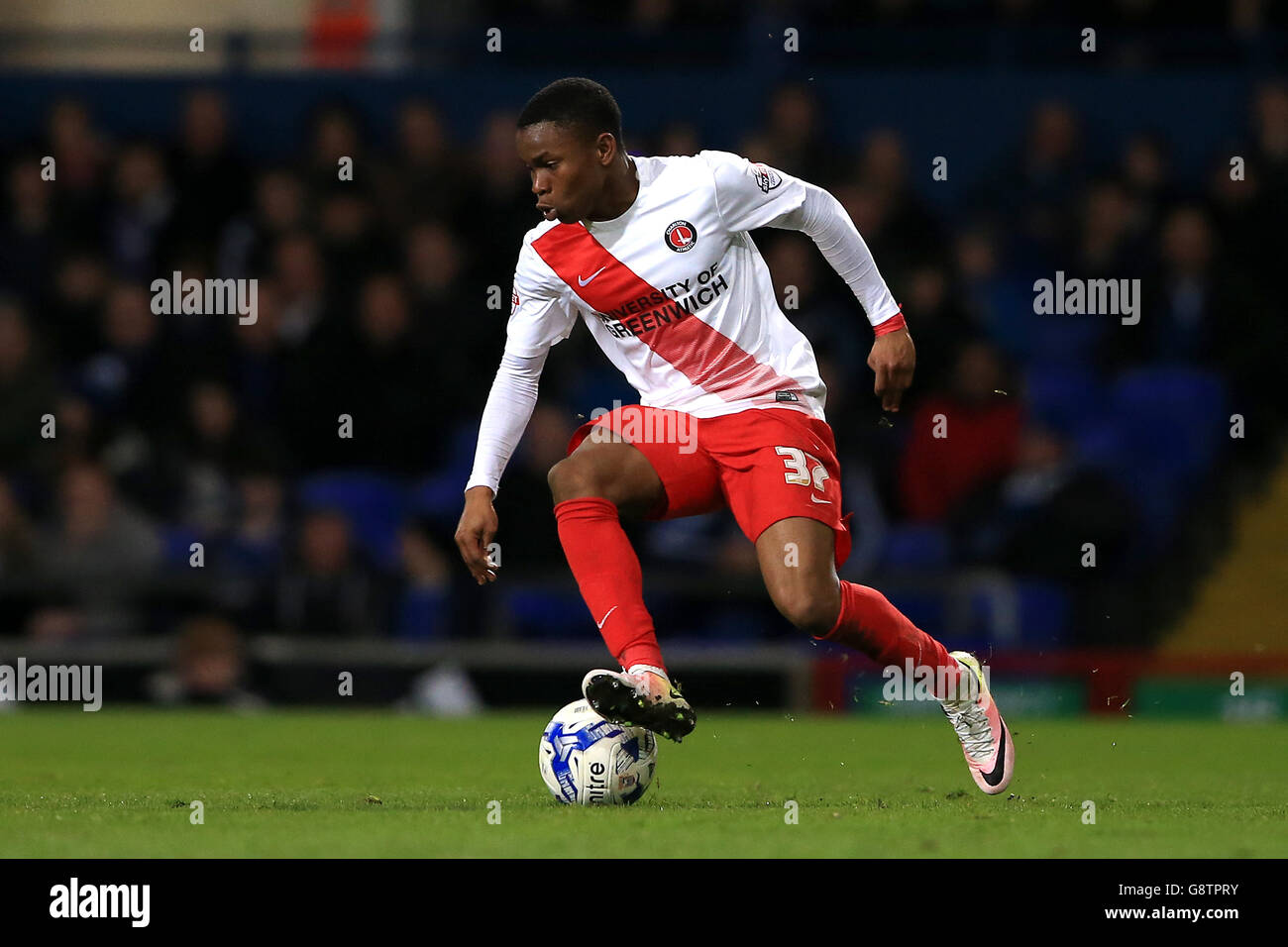 Ademola lookman charlton athletic hi-res stock photography and images ...