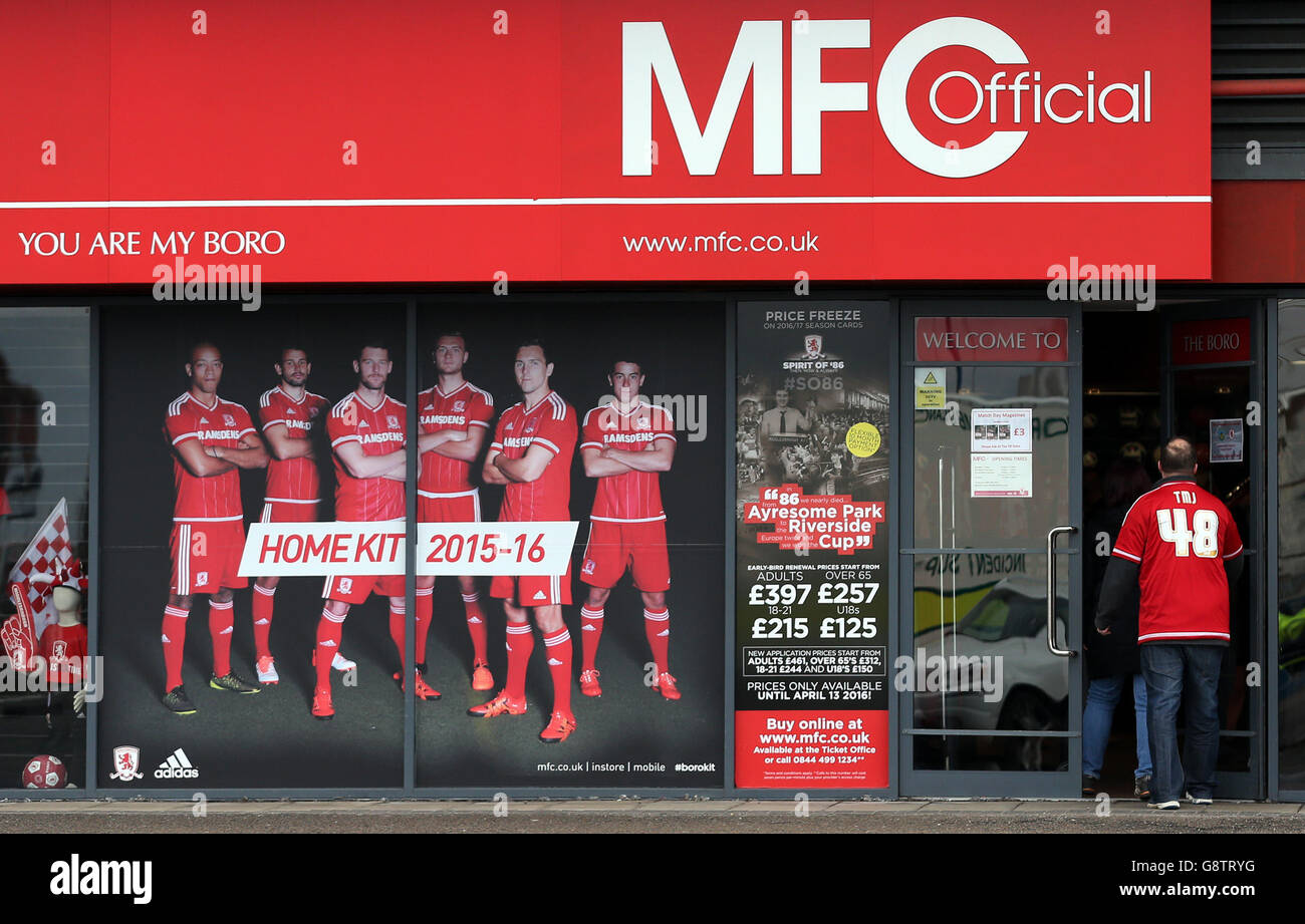 Football club supporter hi-res stock photography and images - Alamy