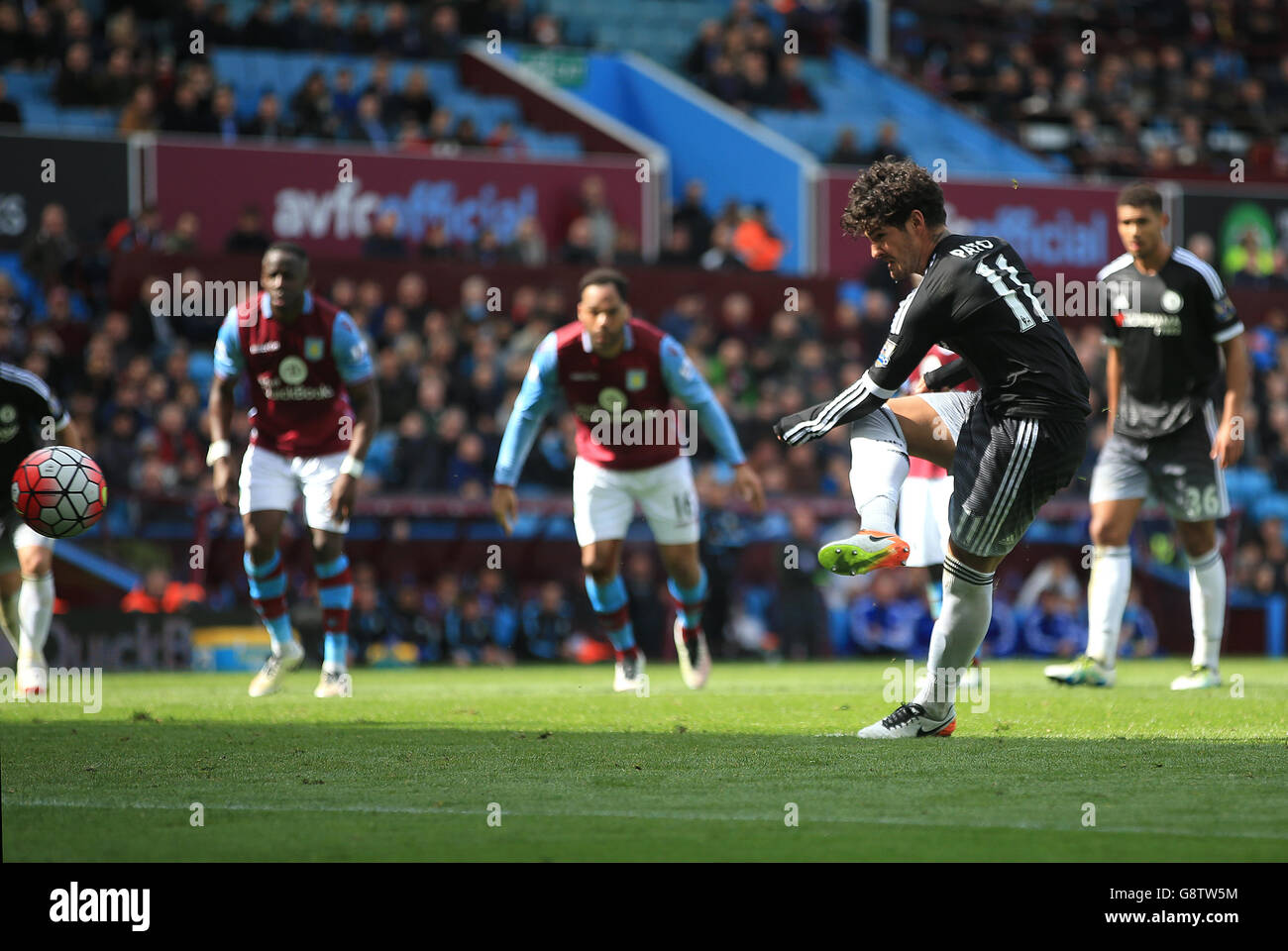 Alexandre pato chelsea goal hi-res stock photography and images - Alamy