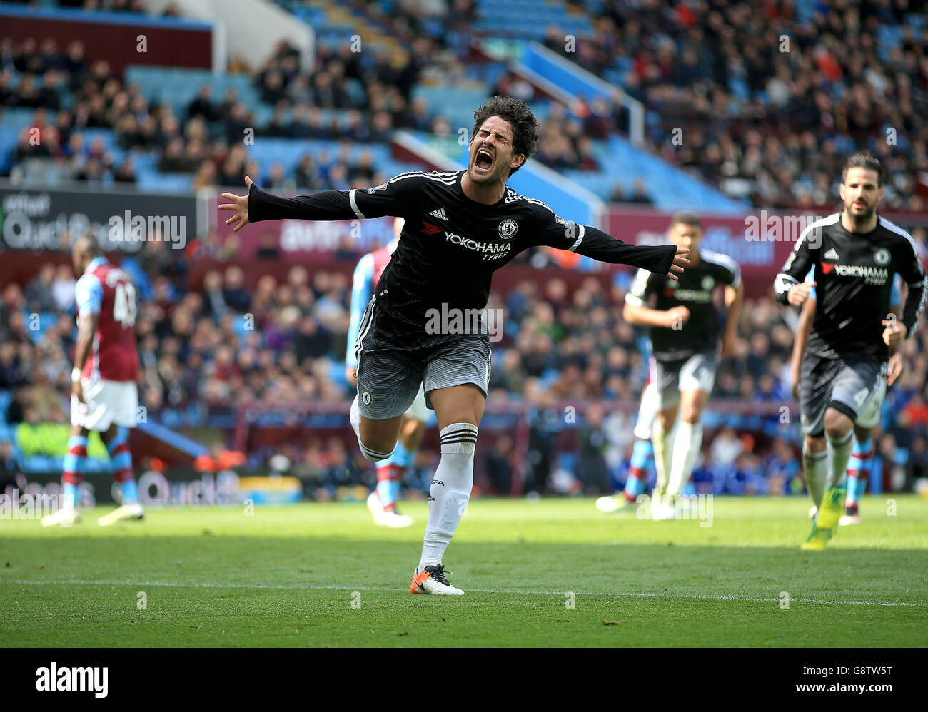 Alexandre pato chelsea goal hi-res stock photography and images - Alamy