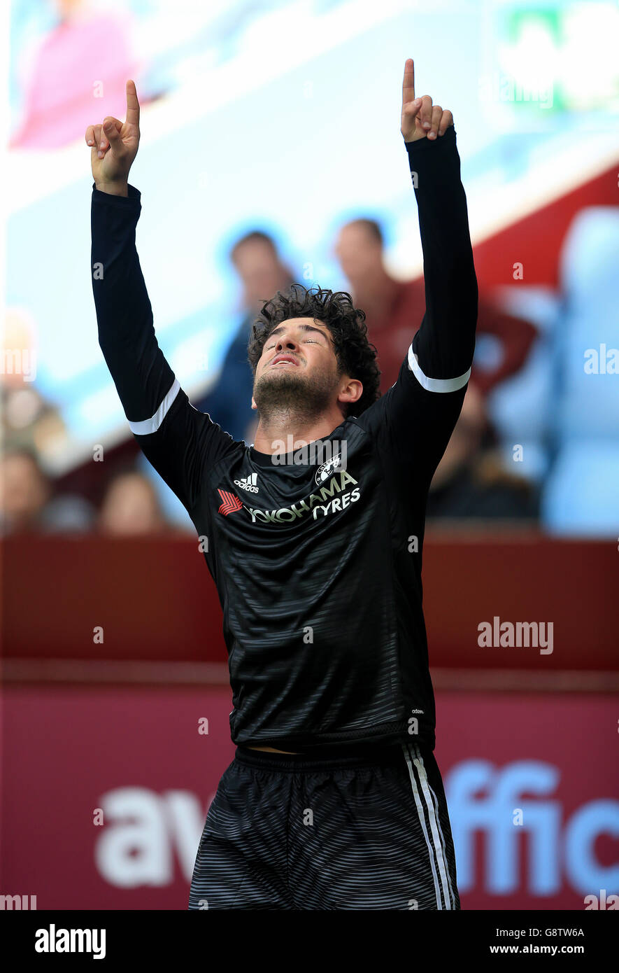 Alexandre pato chelsea goal hi-res stock photography and images - Alamy