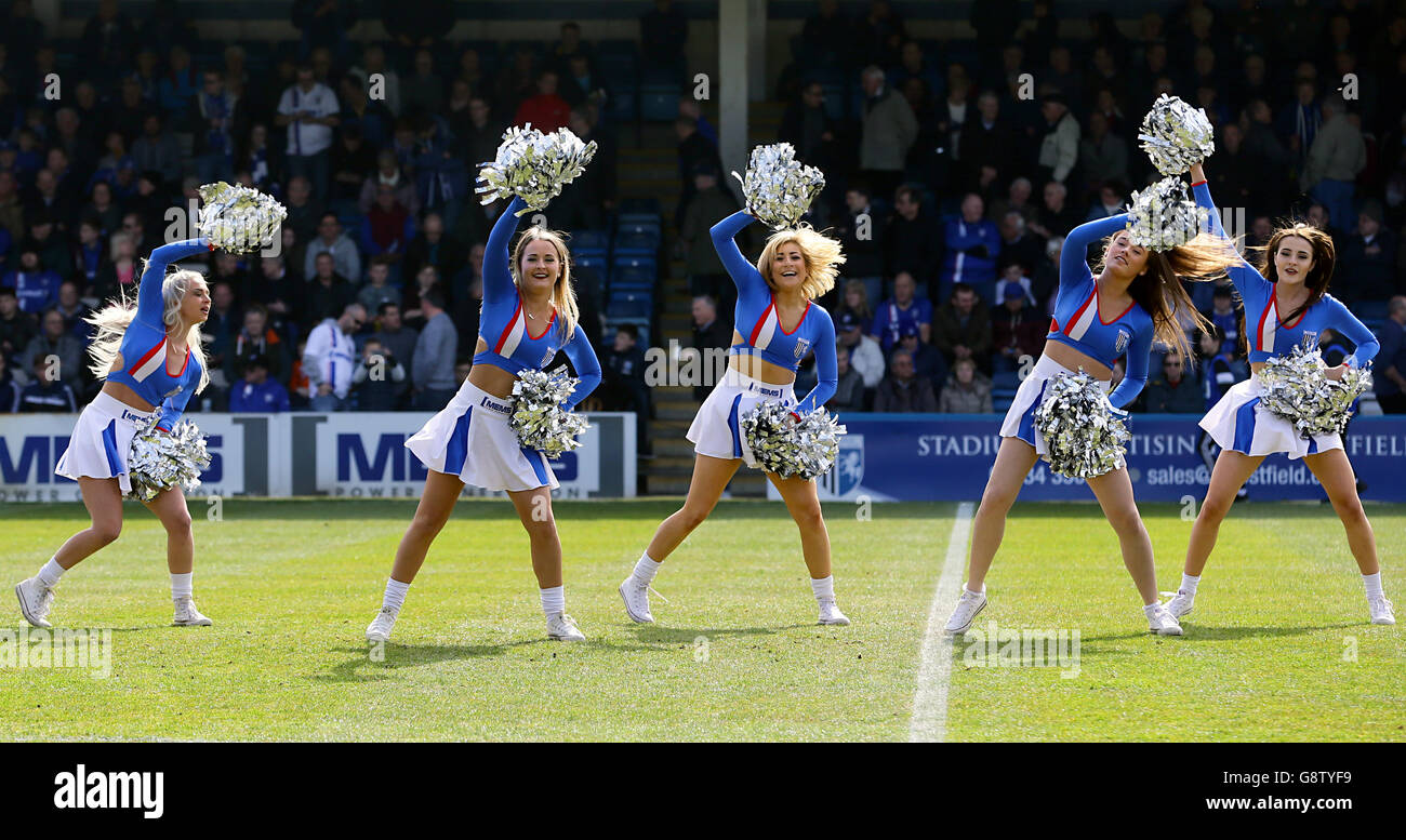 Gillingham cheerleaders hi-res stock photography and images - Alamy