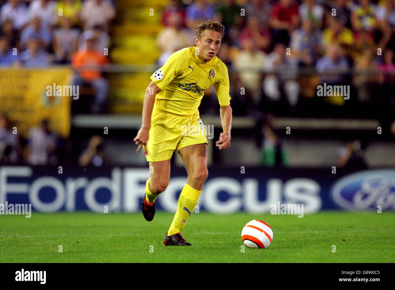 Football ford commercial partner hi-res stock photography and images ...