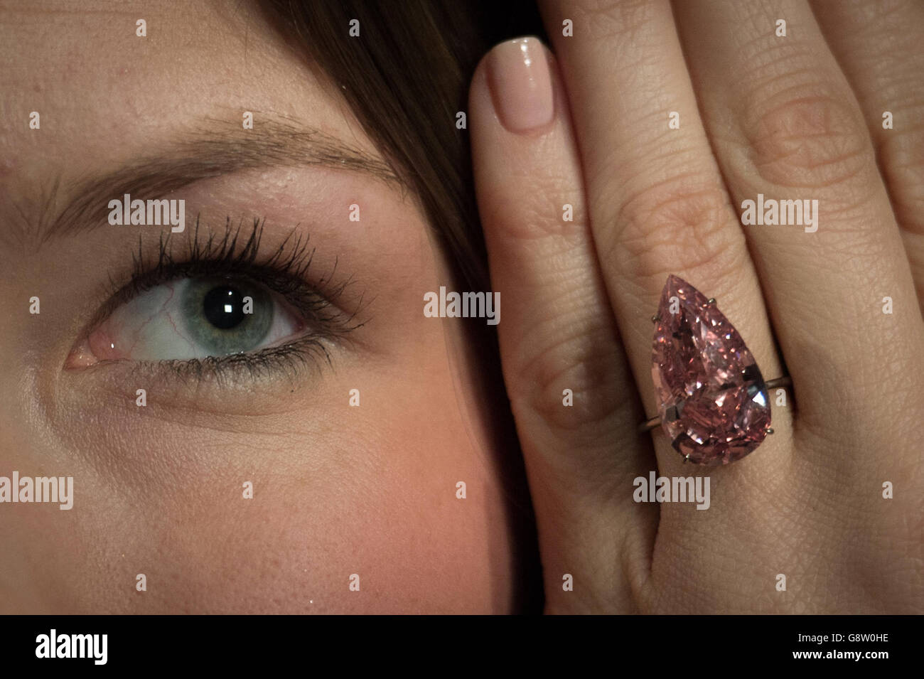 'Fancy Vivid Pink' diamond sale Stock Photo - Alamy