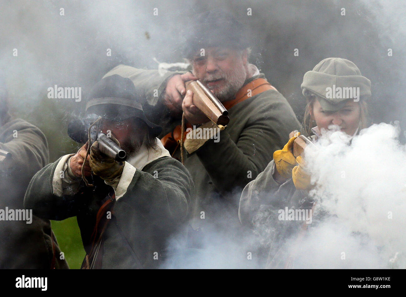Muskets fire sealed knot enact hi-res stock photography and images - Alamy