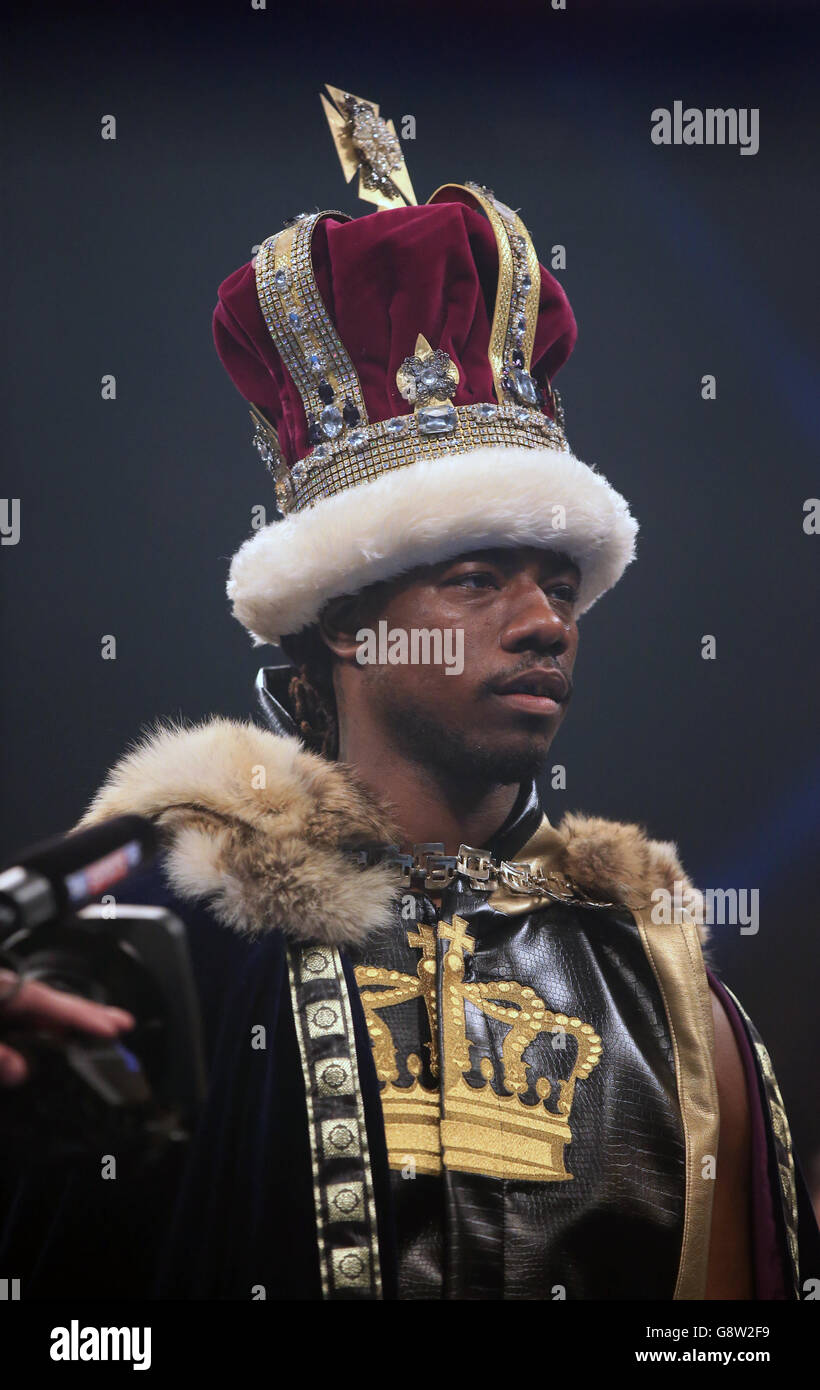Anthony joshua v charles martin hi-res stock photography and images - Alamy