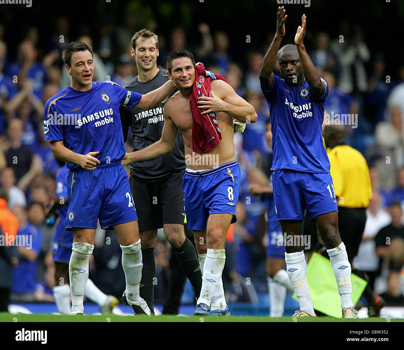 Football celebrating full length hli hi-res stock photography and ...