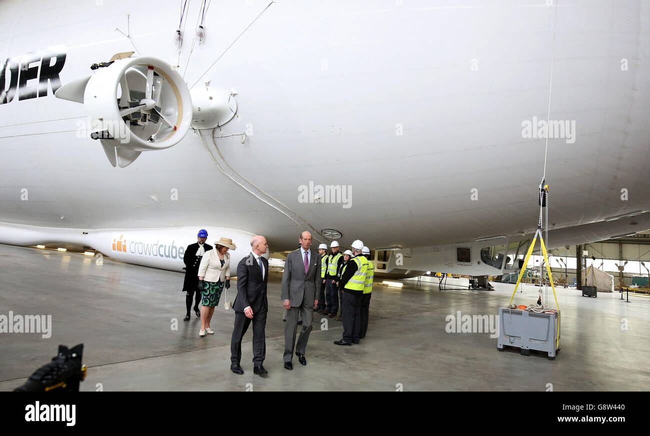 Airlander 10 airship Stock Photo - Alamy