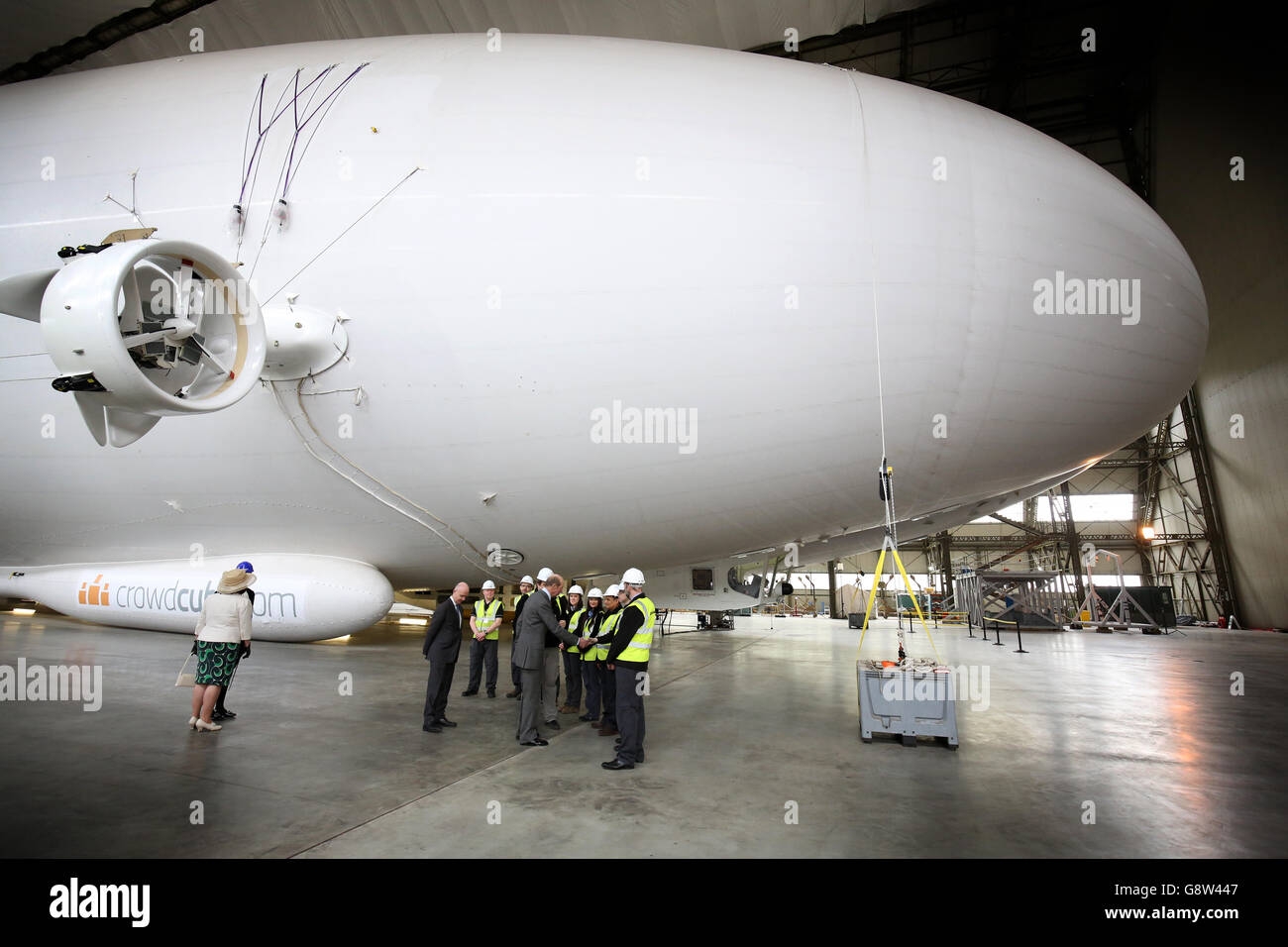 Airlander 10 airship Stock Photo - Alamy