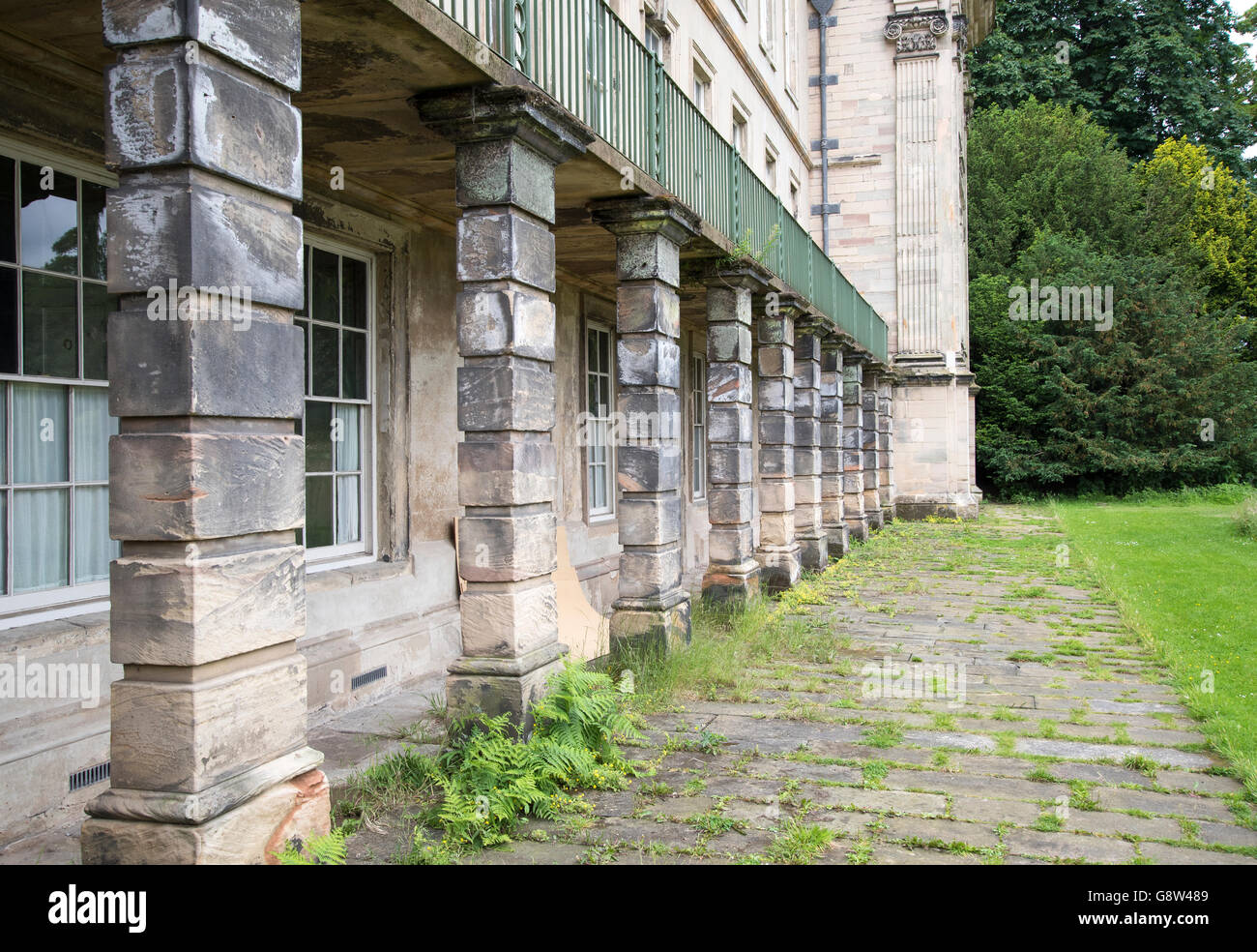 Load bearing columns hi-res stock photography and images - Alamy