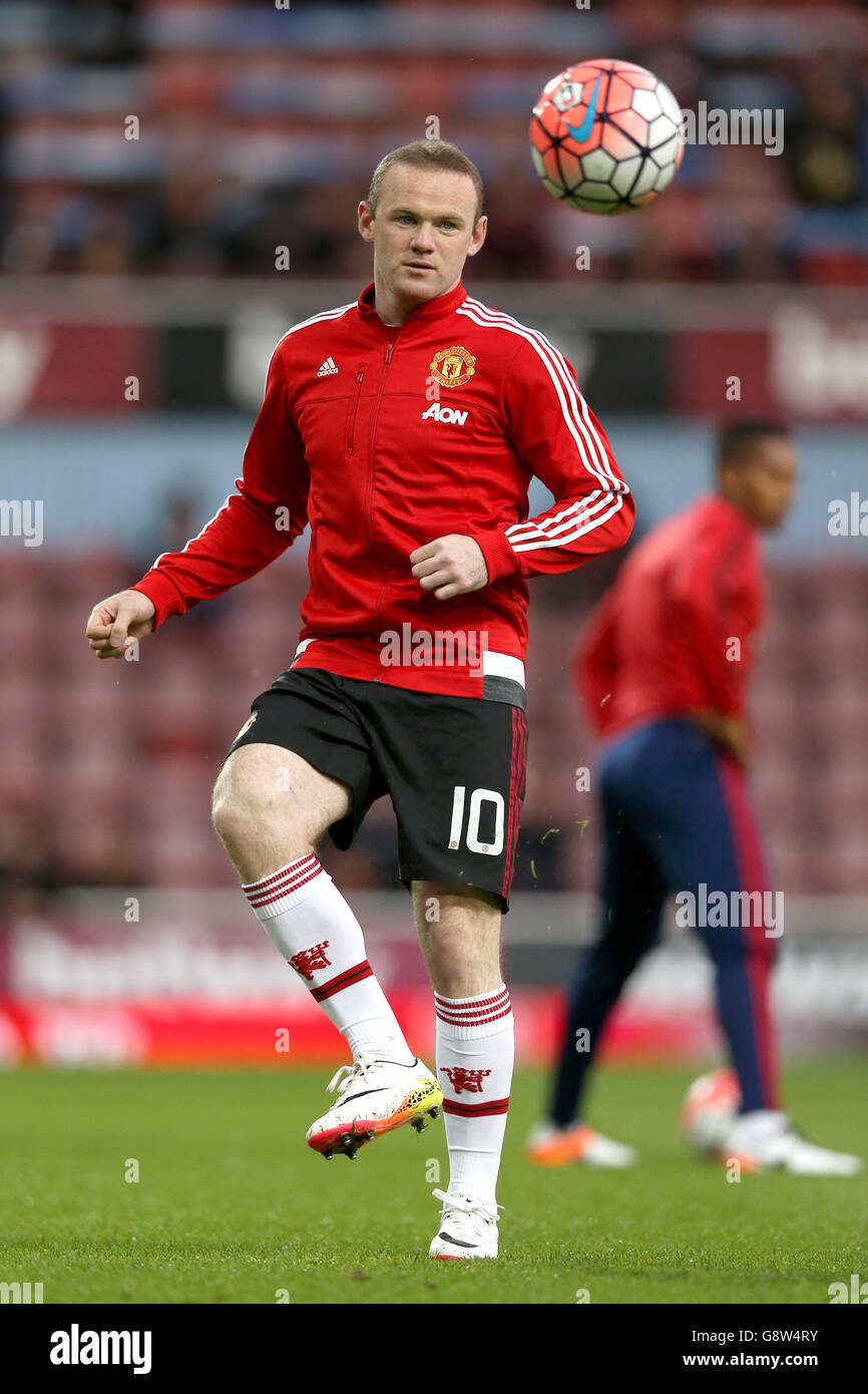 Manchester United's Wayne Rooney during the warm-up before the Emirates ...