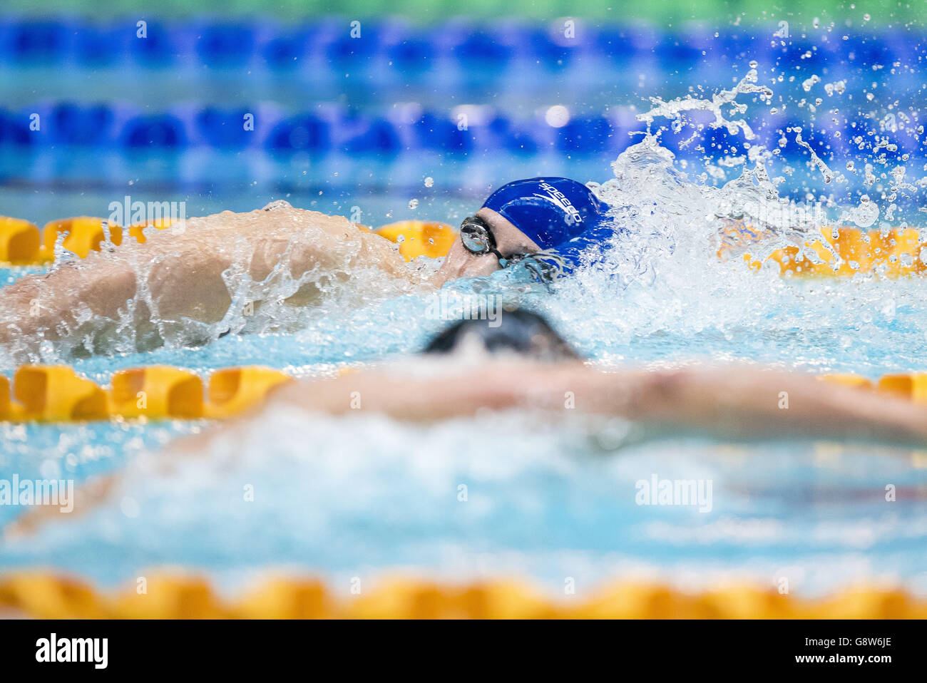 Mens freestyle 200m heats hi-res stock photography and images - Alamy