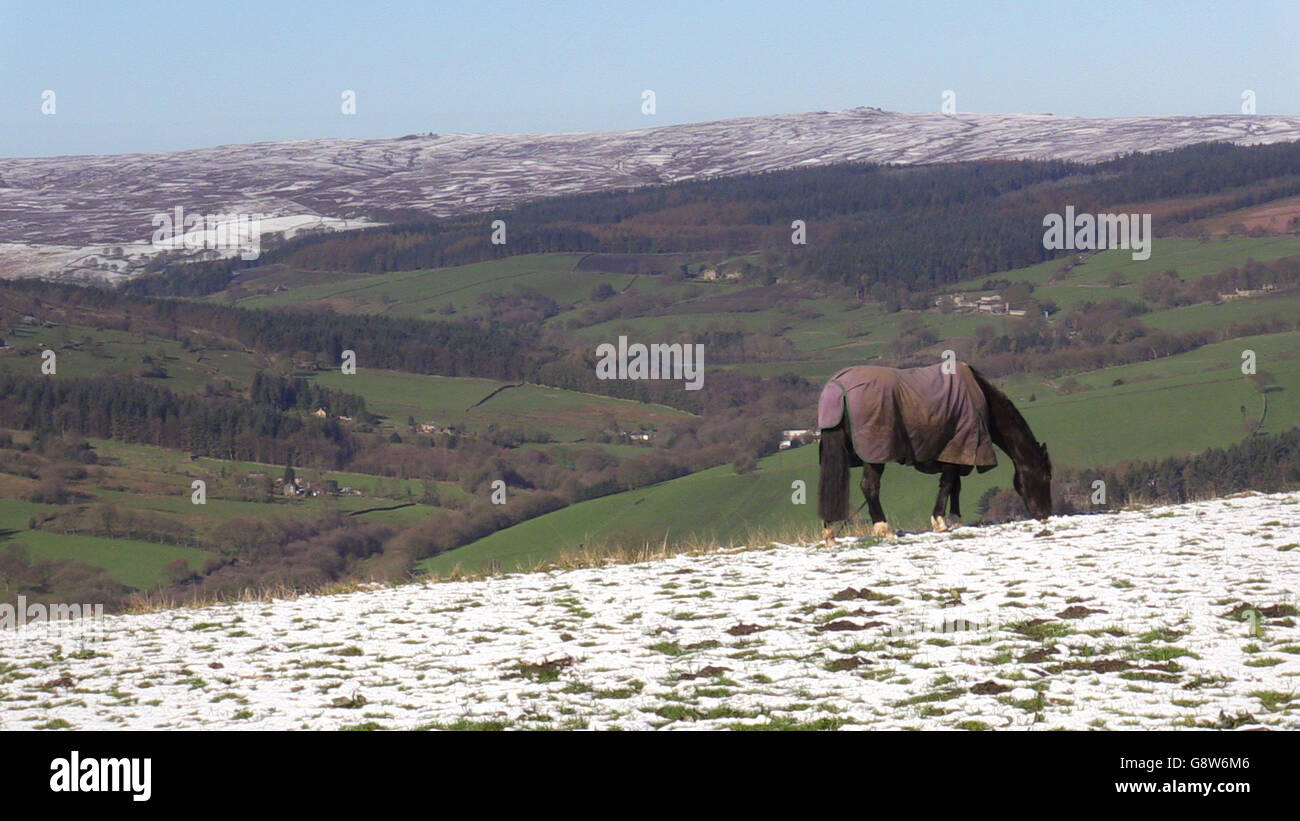 Snowy hills above High Bradfield, near Sheffield as as a cold snap ...