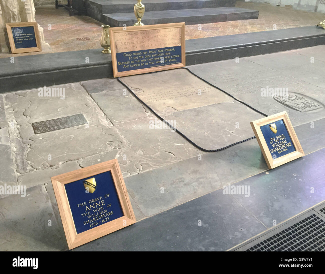 William shakespeare resting place hi-res stock photography and images ...