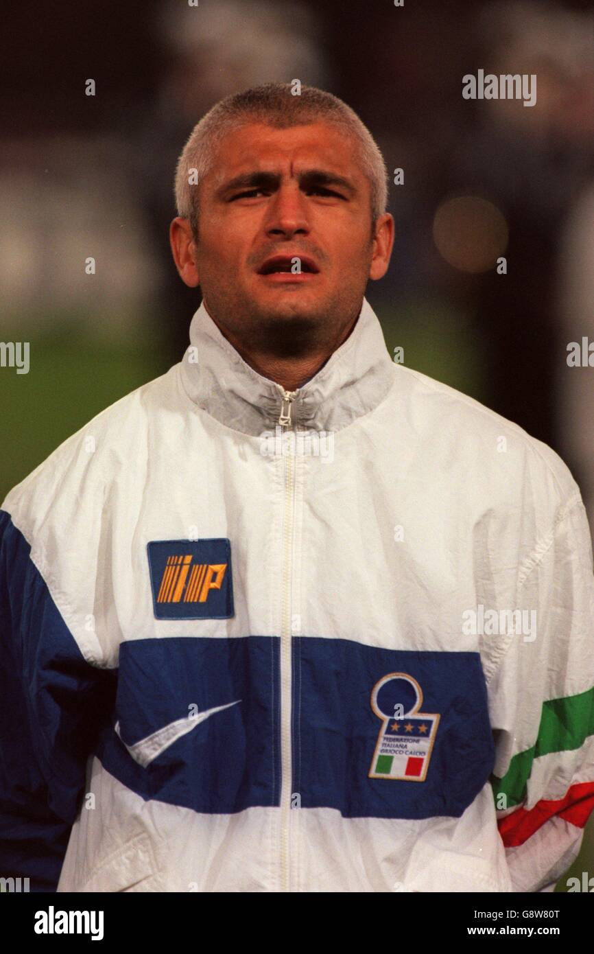 Soccer - World Cup Qualifier - Play-Off Second Leg - Italy v Russia ...