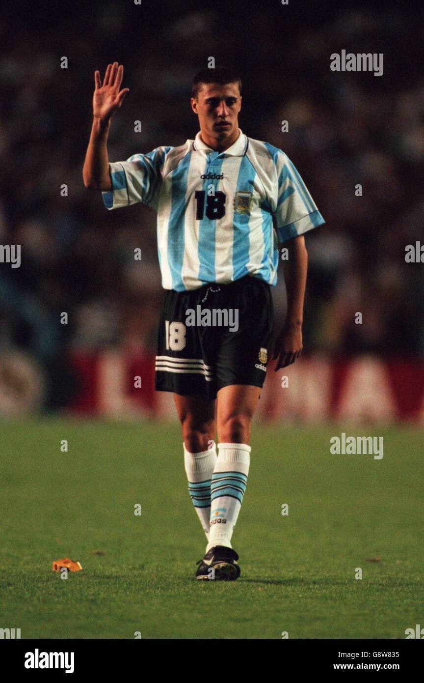 Soccer - World Cup Qualifier - Argentina v Colombia. Hernan Crespo ...