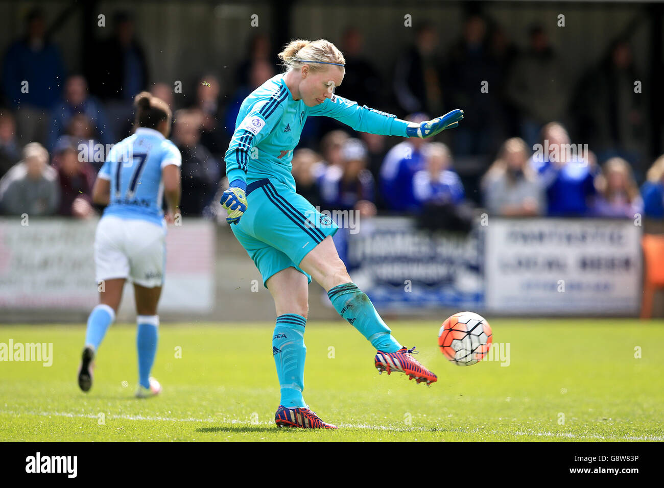 Chelsea ladies goalkeeper hi-res stock photography and images - Alamy