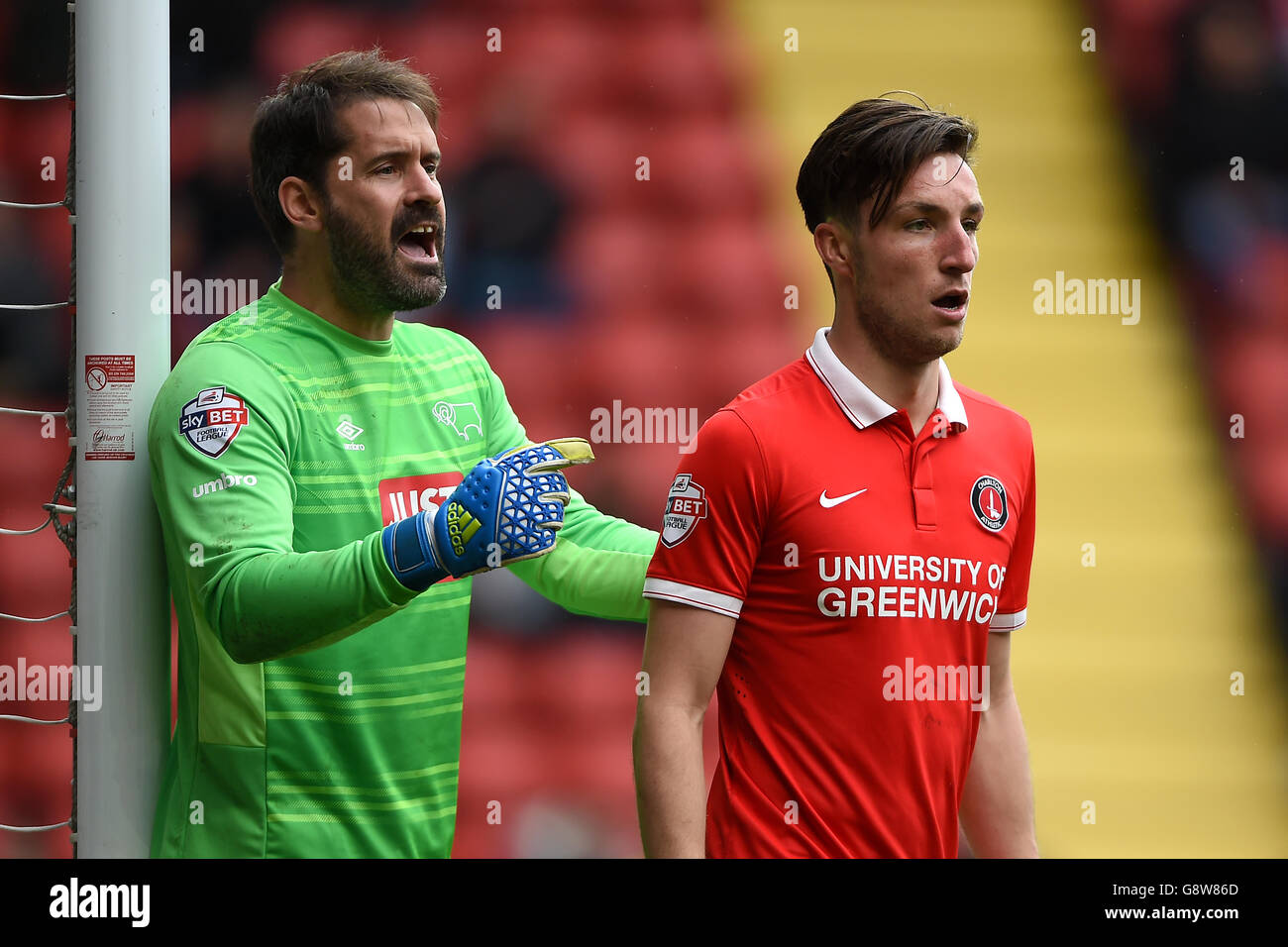 Derby County goalkeeper Scott Carson (left) and Charlton Athletic's ...