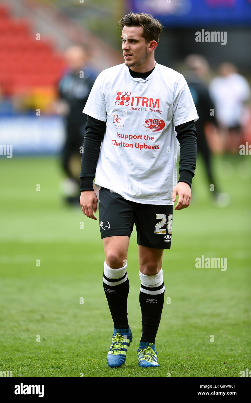 Derby countys jamie hanson wears hi-res stock photography and images ...
