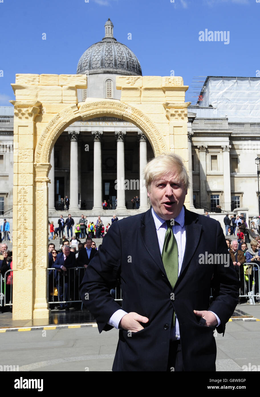 Mayor of London Boris Johnson unveils a scale replica of Palmyra's ...