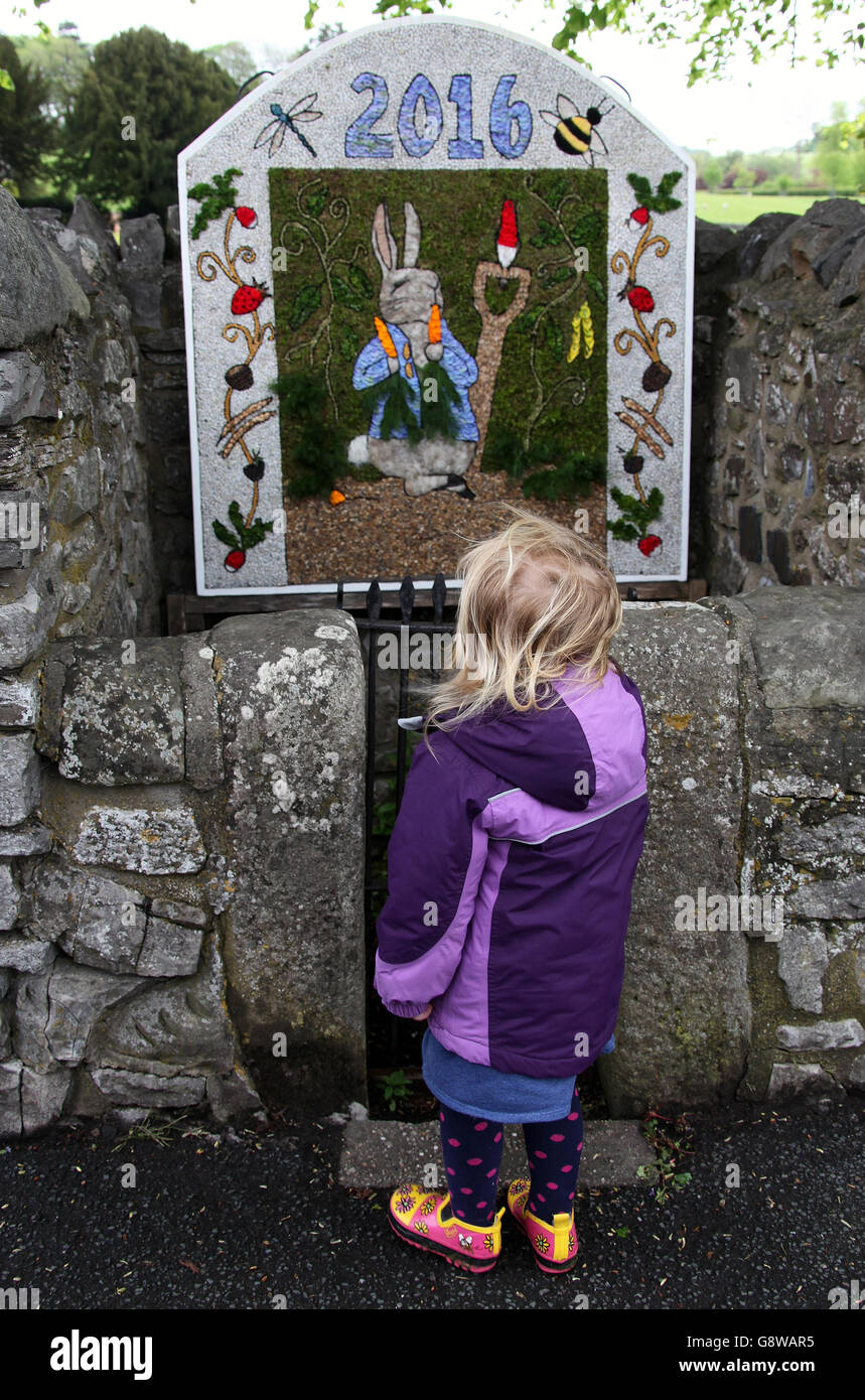Well Dressing in the Derbyshire Peak District National Park Stock Photo ...
