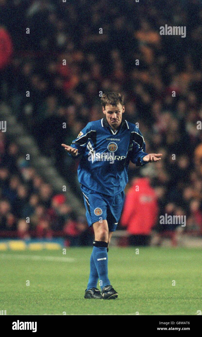 Teddy Sheringham of Manchester United gives a perplexed shrug Stock ...