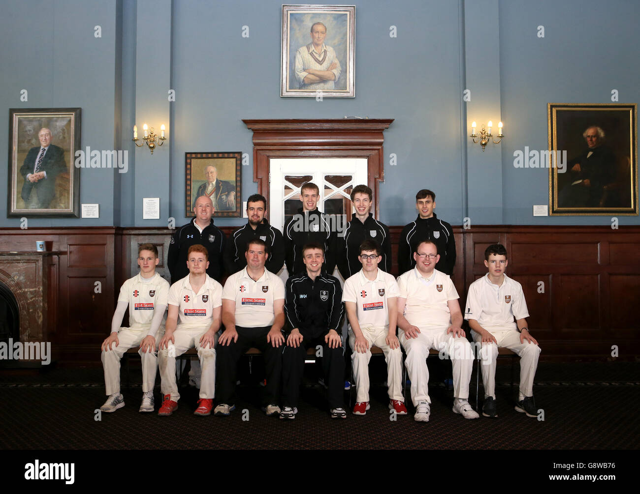 Surrey disability squad 2016 team photo in the long room Stock Photo ...