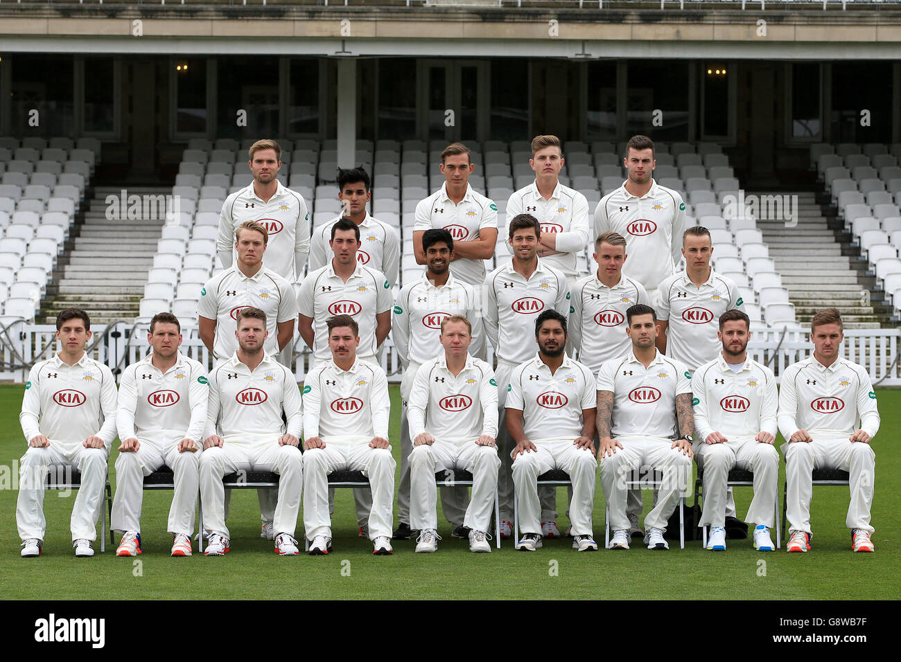 Cricket group team photo hi-res stock photography and images - Alamy