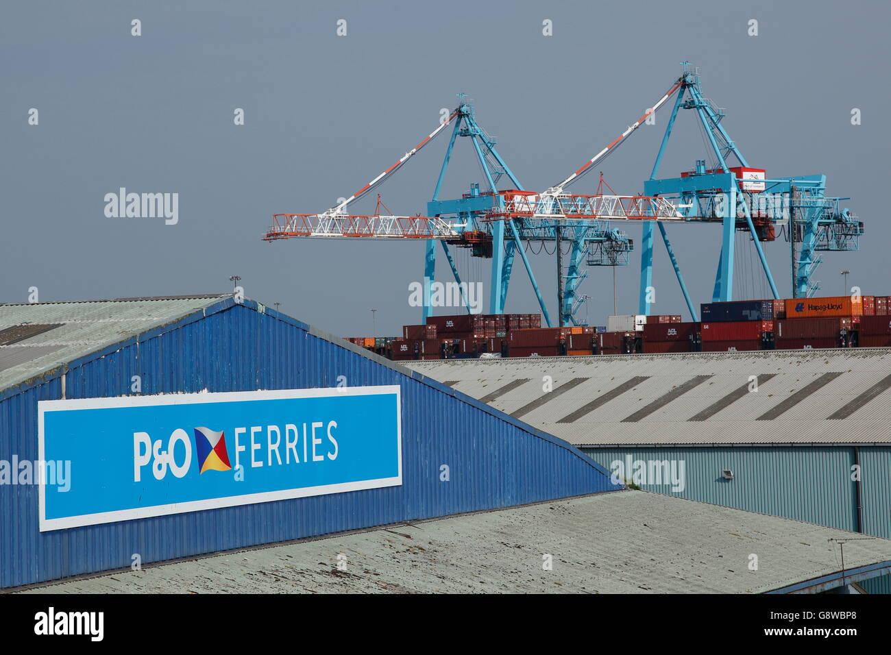 Liverpool container terminal hi-res stock photography and images - Alamy
