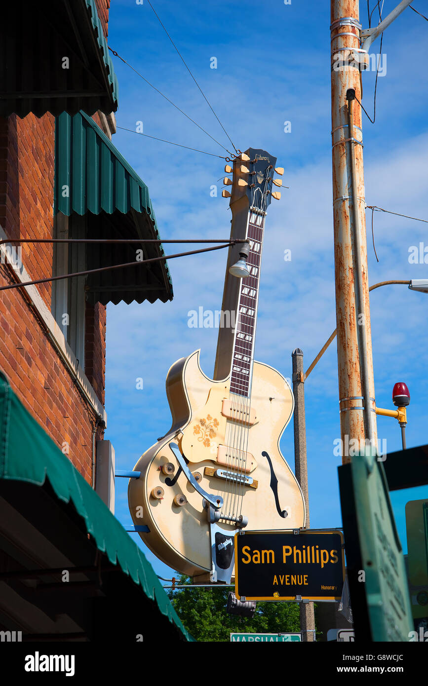 Sun Record Studio opened by rock-and-roll pioneer Sam Phillips in ...