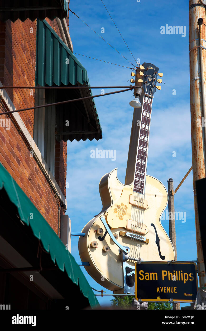 Sun Record Studio opened by rock-and-roll pioneer Sam Phillips in ...