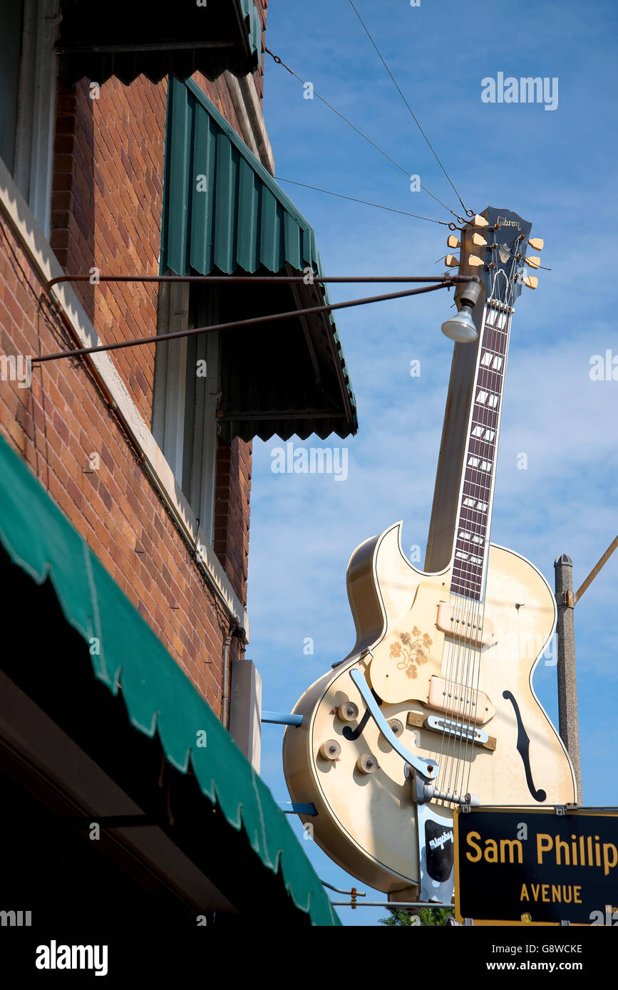 Sun Record Studio opened by rock-and-roll pioneer Sam Phillips in ...