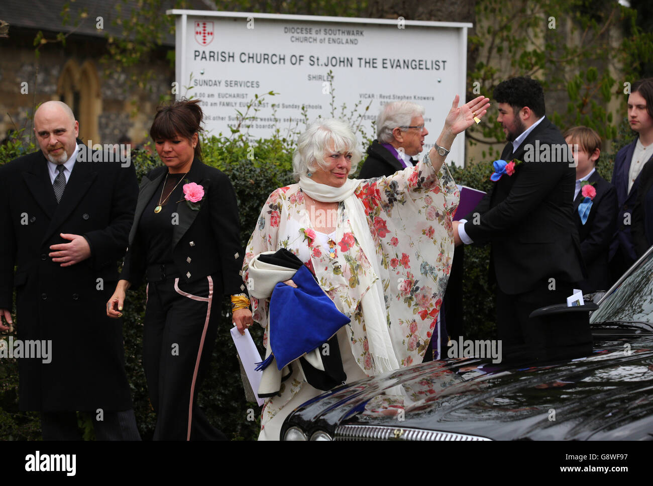 Ronnie Corbett funeral Stock Photo - Alamy