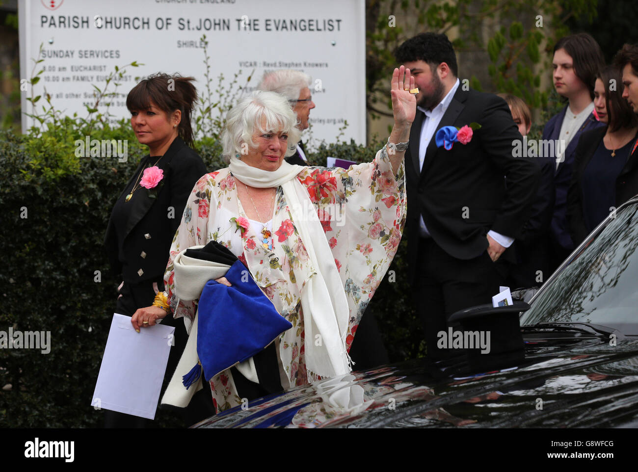 Ronnie corbetts wife anne hart and daughter sophie hi-res stock ...