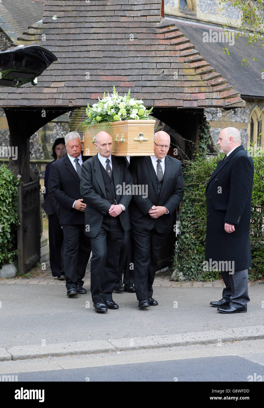 Ronnie Corbett funeral Stock Photo - Alamy