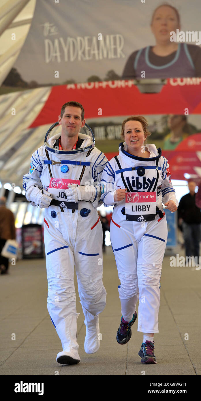 Space experts and Guinness World Record chasers Dr Jonathan Scott and ...