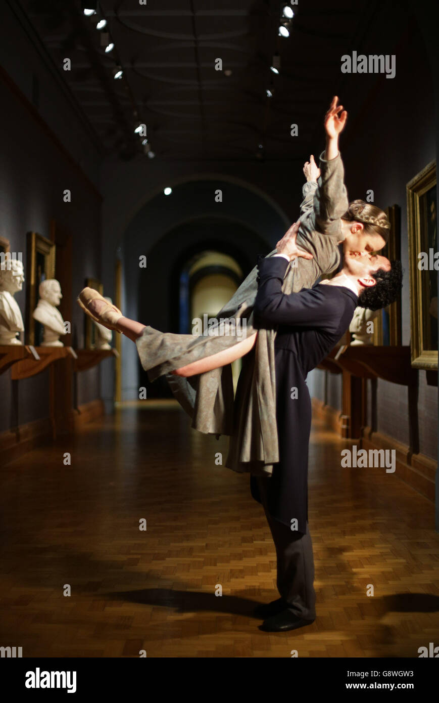 Northern ballet leading dancers hannah bateman javier torres hi-res ...
