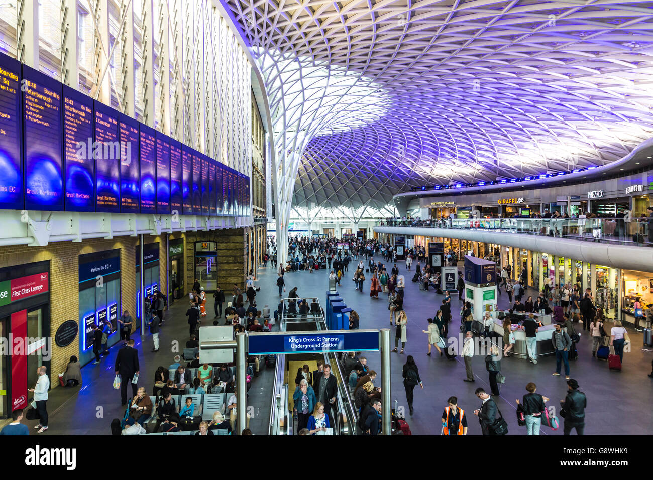 Kings cross underground station hi-res stock photography and images - Alamy