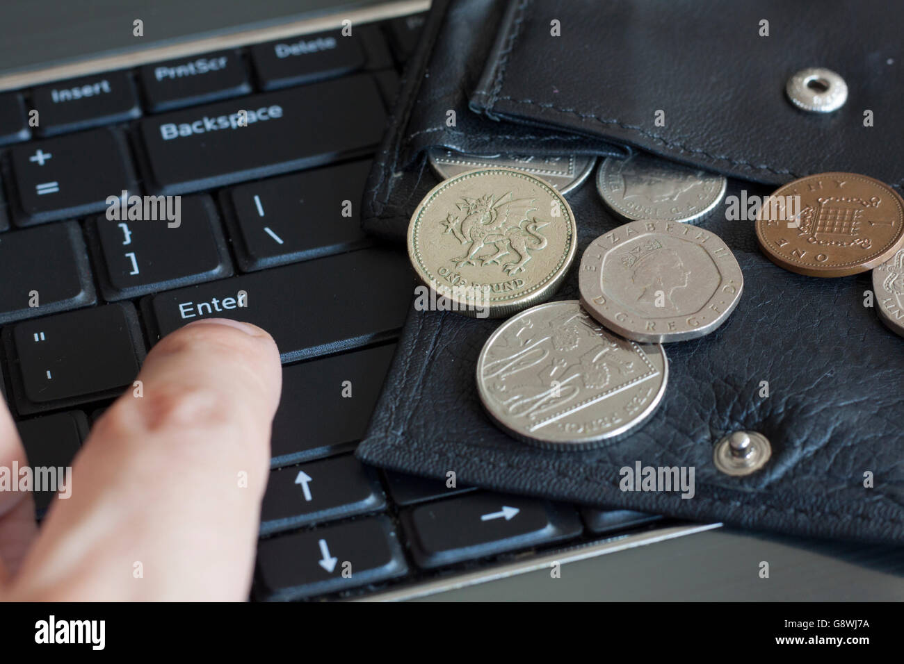 Pressing enter key on computer hi-res stock photography and images - Alamy