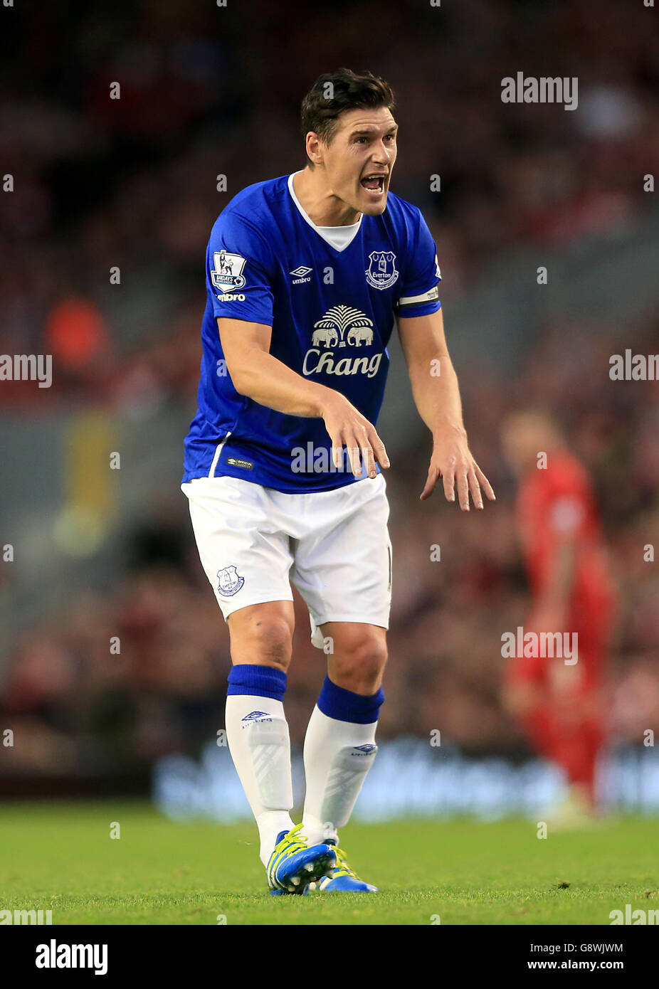 Liverpool gareth barry anfield hi-res stock photography and images - Alamy