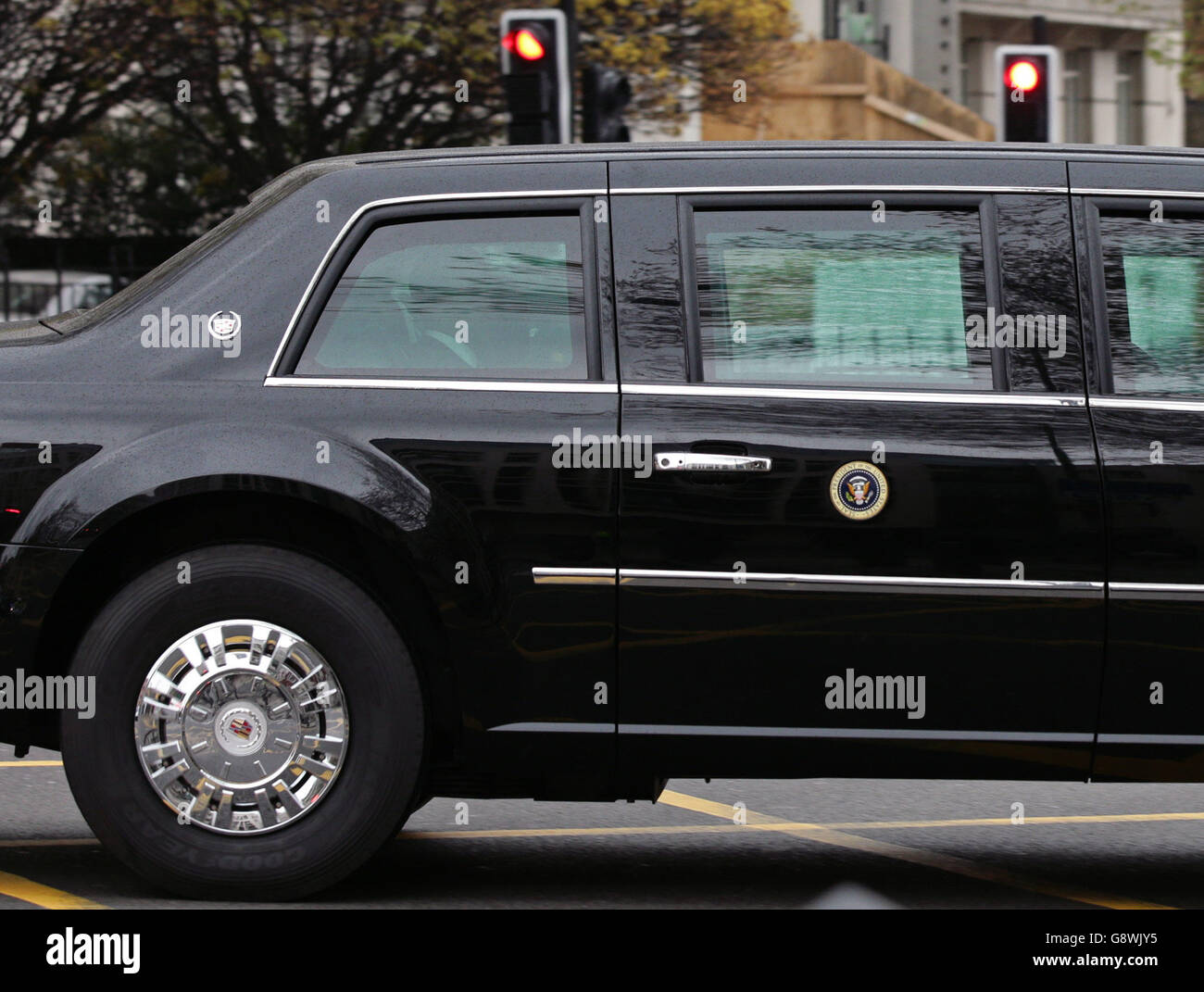 The motorcade carrying the President of the United States Barack Obama ...