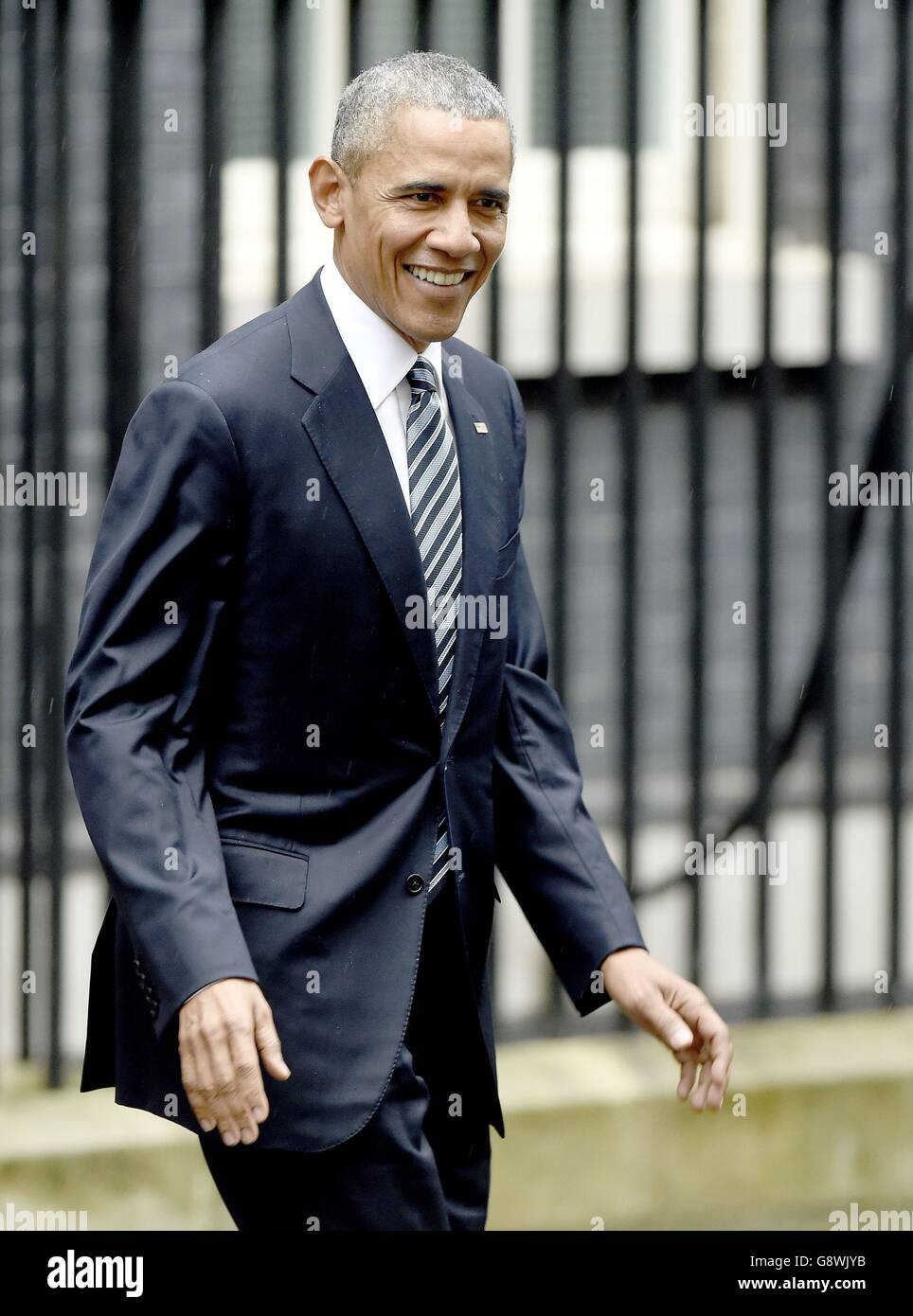 US President Barack Obama leaves 10 Downing Street, London, following a ...