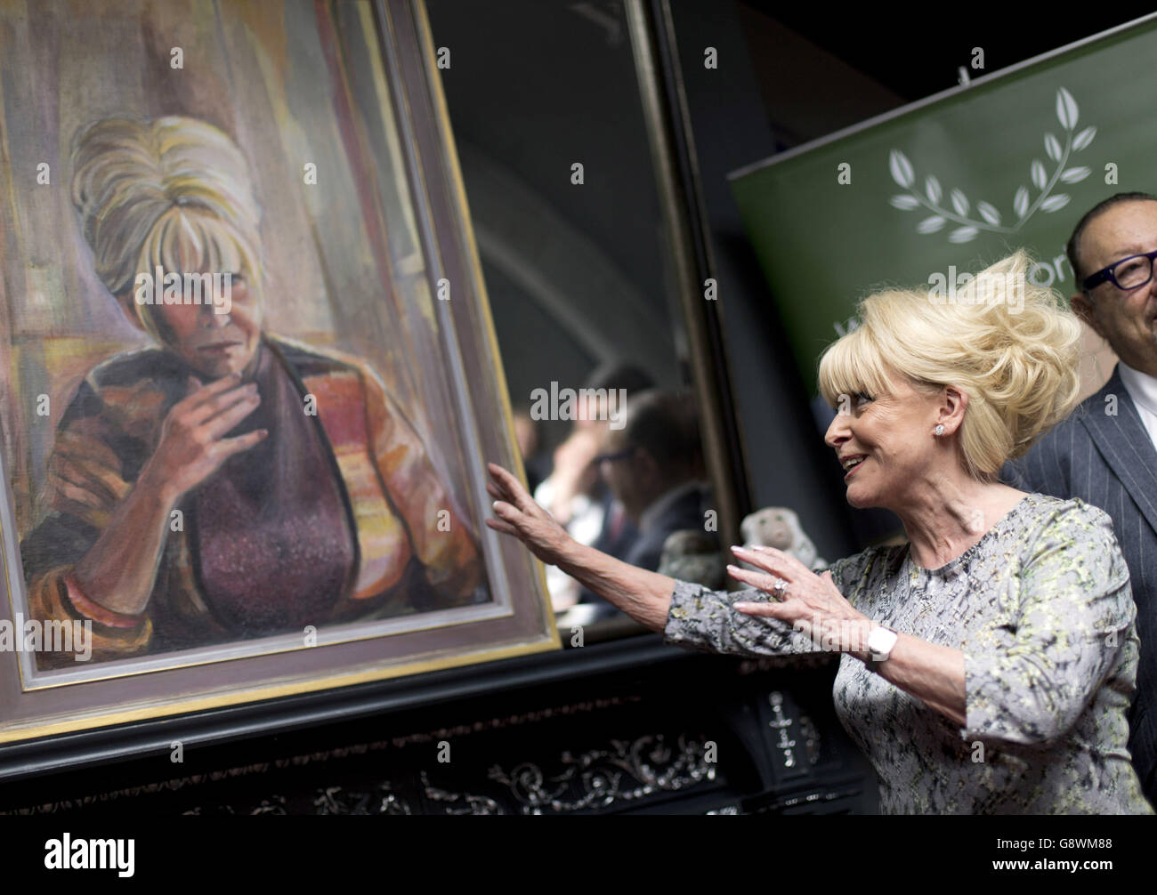 Dame Barbara Windsor after unveiling a portrait of herself by Welsh ...
